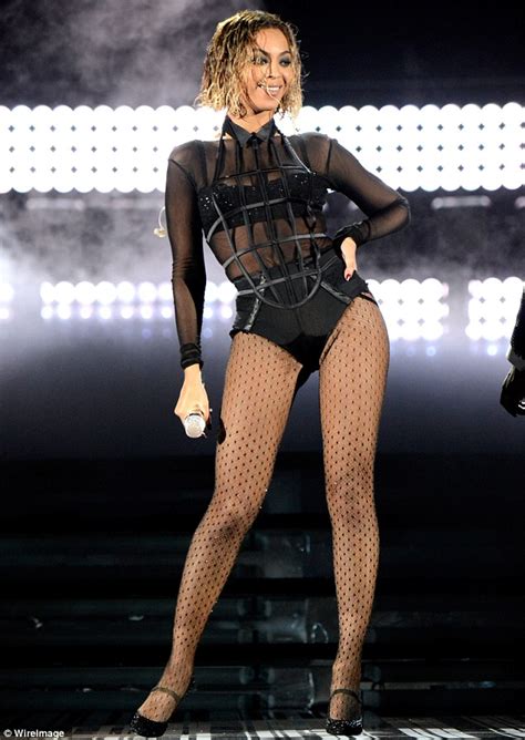 Beyonce Slammed By Fans As She Is Accused Of Photoshopping A Thigh Gap