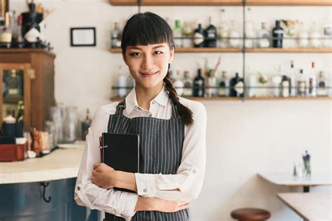 Secrets Your Restaurant Waiter Isnt Telling You Readers Digest