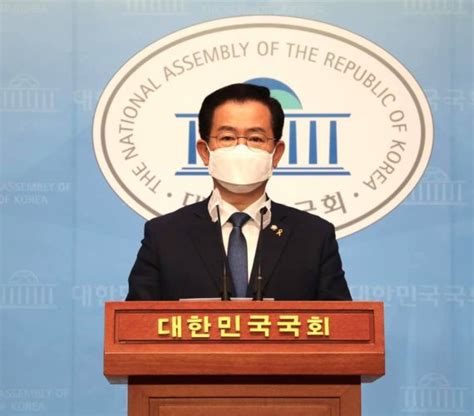 민주당 대변인 이용빈 시민군 대변인 윤상원 열사 참배 파이낸셜뉴스