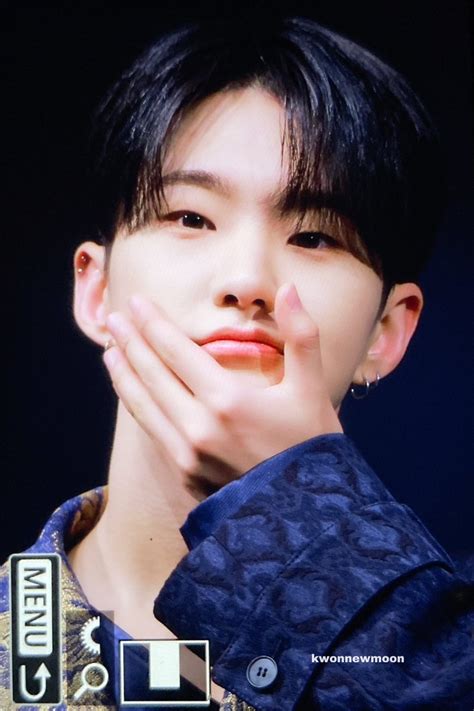 อตมอ ᴥ on Twitter RT kwonnewmoon 230429 호시 세븐틴