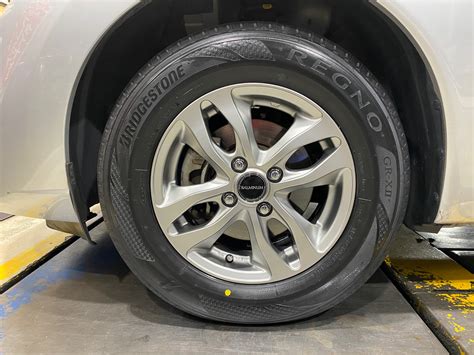日産ノート ホイールセット取付 日産 ノート タイヤ タイヤ・ホイール関連 タイヤ・ホイール交換 サービス事例 タイヤ館
