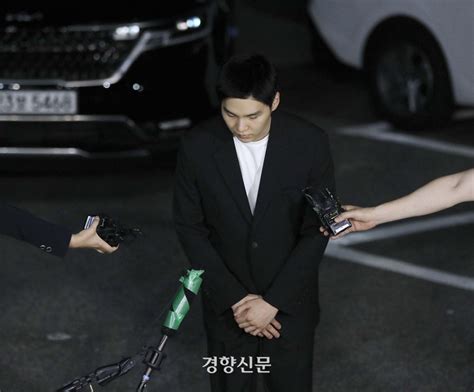 속보 ‘음주 스쿠터 Bts 슈가 경찰 출석··· 죄송하다 진심 반성”