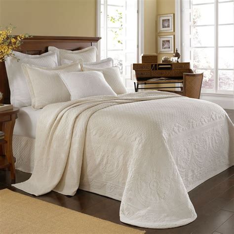 10 Best Matelassé Coverlets And Bedspreads In 2018 Chic Matelassé Bedding