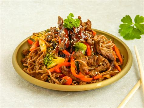 Гречневая лапша с говядиной и овощами рецепт с фото пошагово - 1000.menu