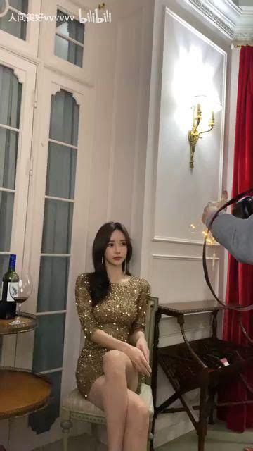 안전한사이트 경마사이트ㅣpk09쩜netㅣ온라인경마 아름다운 아시아 소녀 고급스러운 의상 여성 패션