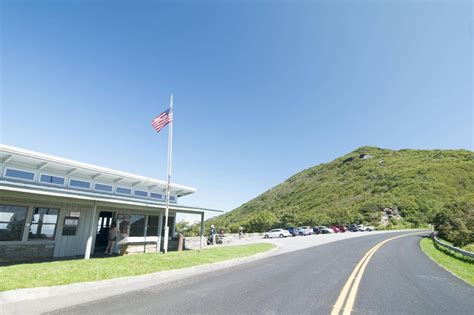 Ways To Explore Craggy Gardens On The Blue Ridge Parkway In North Carolina Road Trips Coffee
