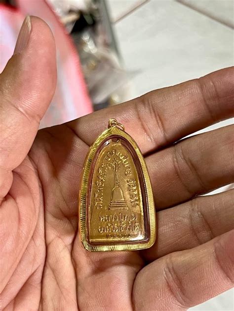 หลวงปู่ทวดเตารีด หลังสถูป ปี 2507 แจกปีนัง พิมพ์ใหญ่ กะไหล่ทอง กรอบเลี่ยมทอง Ennxo