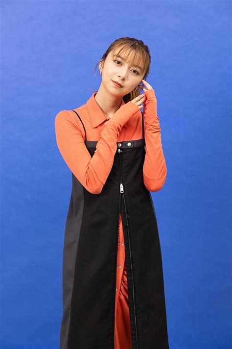 上白石萌歌、『パリピ孔明』で新境地 金髪歌姫演じ「私服ファッションもお腹出しに」 Encount