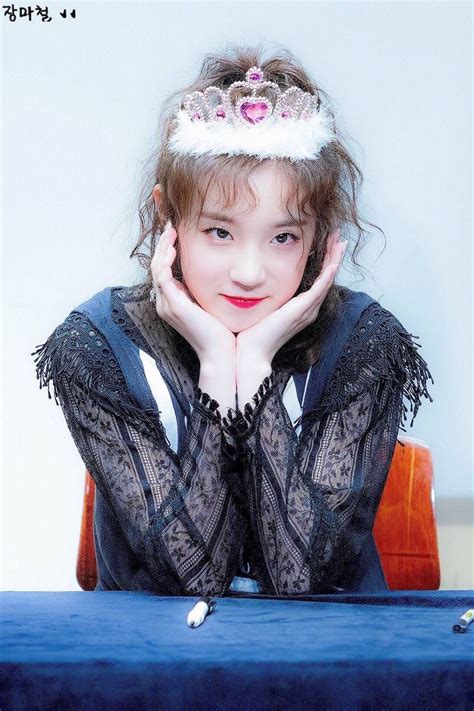 Pin By ⋆𝓛𝓪𝓵𝓪 𝓛𝓲𝓼𝓪 ⋆ On Yuqi Cute Girls Kpop Girls Korean Girl Groups