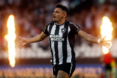13ª rodada Botafogo vence sem Luís Castro e G 4 não sofre alterações