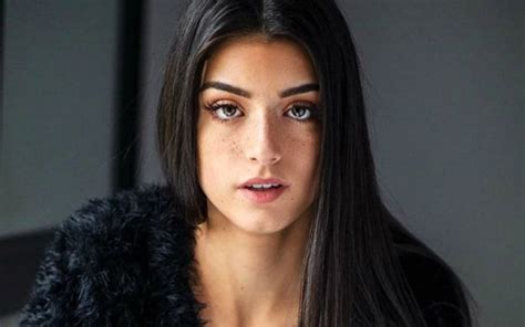 Dixie Damelio Youtuber Biography Net Worth Age Height Wife