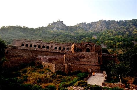 Unknown Facts About The Most Haunted Place Of India Bhangarh Fort In