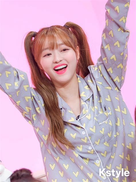【密着レポ】oh My Girl Banhana、パジャマパーティーで大はしゃぎ！日本の映画・アニメの名ゼリフを熱演！？ Kstyle