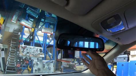 그랜드카니발 차량에 룸미러하이패스 거울얼룩 요금정산 불량으로 신형 하이패스룸미러 교환설치입니다 자세한 수리과정이나 설치정보는 설명란의 링크를 참조하시면 됩니다