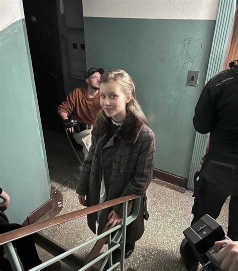 Анна Пересильд поделилась фотографией со съемок сериала «Слово пацана Кровь на асфальте