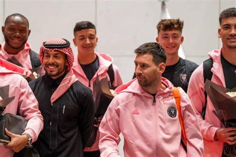 استقبل بالورد والبخور ميسي في السعودية استعداداً لـالرقصة الأخيرة
