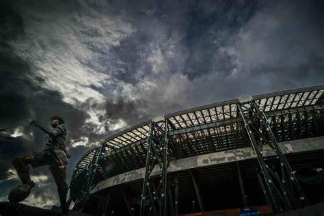 Stadio Napoli De Laurentiis Vuole Il Maradona Dal Comune Arriva Un