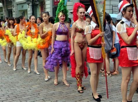 這座城市被冠上「盛產美女」的稱號，是當之無愧的「美女之都」！ 每日頭條