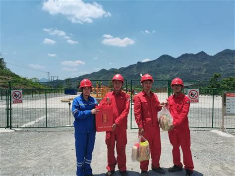 现场慰问送清凉，情系职工暖人心 重庆万普隆能源技术有限公司
