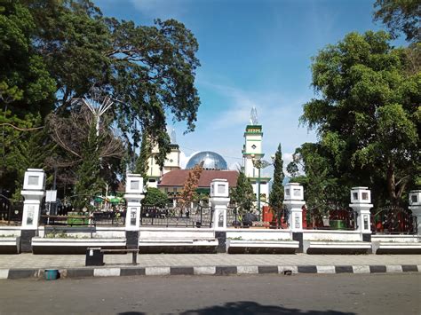 Bukuku Catatanku My Diary Babancong Dan Alun Alun Garut