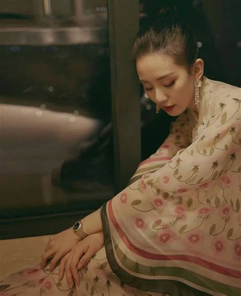 Pin by YuMii 喵 on China Female Actors Ball Gown Ball gowns