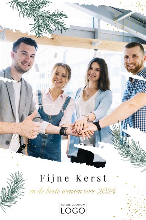 Foto Kerstkaart Met Goudfolie Spetters En Dennentakken