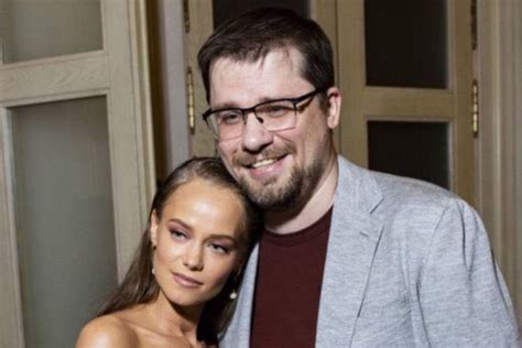 «Играем в гляделки Гарик Харламов поделился романтическим видео с Катериной Ковальчук Вокруг ТВ