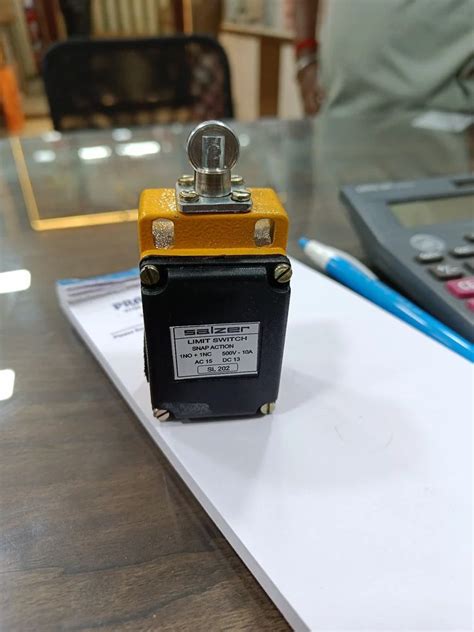 Sl202 Limit Switch Salzer 240 VAC At 550 Piece In Kolkata ID 2850262439062