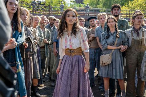 See Rachel Zegler And Tom Blyth In New Hunger Games Trailer Watch