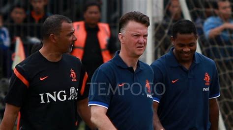 Siapa Patrick Kluivert Yang Disebut Sebut Bakal Jadi Pelatih Timnas