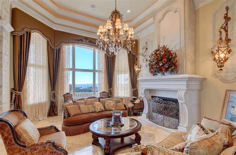 Waterfront Estate In Florida Comes With 40 Car Garage