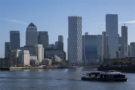 Real Estate Londons Canary Wharf Will Test Owners Unity And