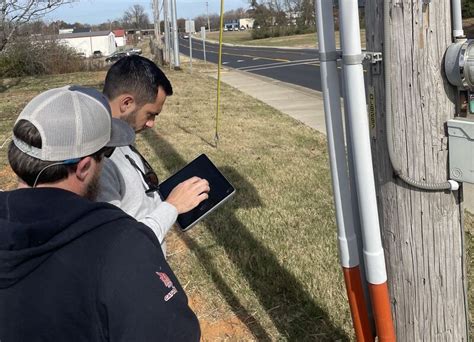 Iqgeo On Linkedin Utilities Electricgrid Gis Geospatialsoftware