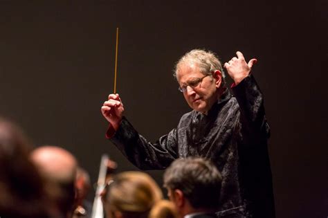 Shlomo Mintz plays and conducts Tenerife Symphony Orchestra Belén