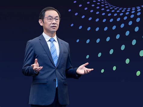 丁耘：“为场景找技术”是深化数字化转型关键，华为与伙伴已打造百余场景化解决方案数据通信各行各业华为