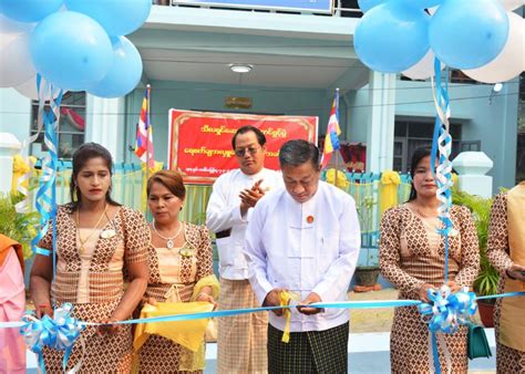 မွန်ပြည်နယ် အစိုးရအဖွဲ့ လူမှုရေးရာဝန်ကြီး မော်လမြိုင်မြို့ ပြည်သူ့ဆေးရုံကြီးရှိ သီလရှင