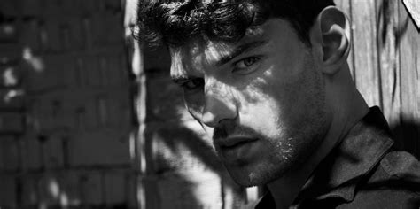How To Spot A Narcissist Just Based On Their Energy Sarah Lawrence YourTango