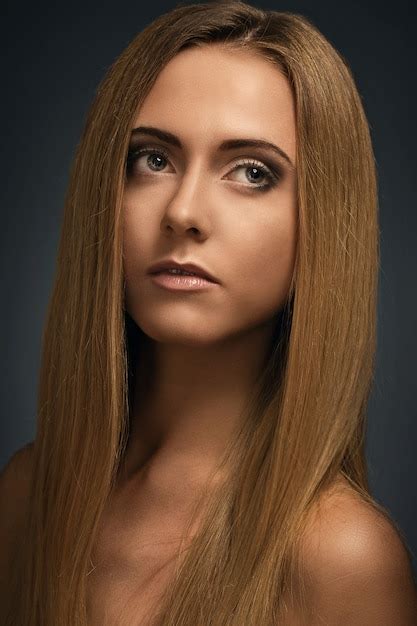 Imágenes de Retrato Detallado Cabello Descarga gratuita en Freepik