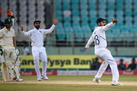 Virat Kohli Mocks Dean Elgar In Viral Video During 3rd Ind Sa Test At