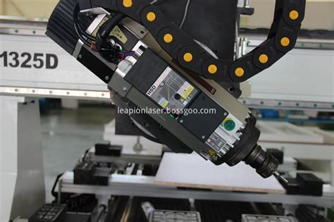 4 축 Cnc 4 8ft 자동 공구 교환기 Bossgoo com의 고품질 4 축 Cnc 4 8ft 자동 공구 교환기