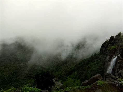 महाराष्ट्रातील एकमेव गाव जिथ एकदा पाऊस सुरु झाला की सात आठ दिवस थांबतच