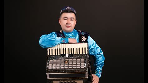 Рифкать Фәхретдинов: "Казанда яшәп, татарча сөйләшмәгән кешене аңламыйм ...