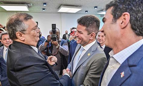 Governo do Acre adere ao Plano Amas e recebe primeiras doações do