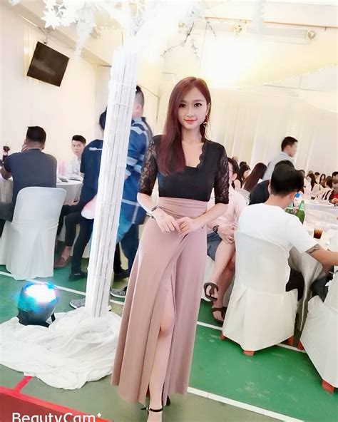 65 次赞、 0 条评论 Jolin Wen🧜🏻‍♀️ Jolinwen3 在 Instagram 发布： 今晚你们去那里倒数呢？我准备好了 😂😂😂” Formal