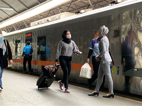 Daop 8 Surabaya Mulai Buka Pemesanan Tiket KA Libur Natal Dan Tahun