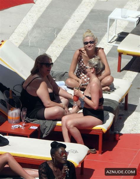 Pixie Lott Sexy In A Polka Dot Swimsuit While Relaxing By The Pool In