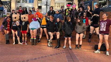 Pantsless Passengers On Portland Max For Country Wide No Pants Subway