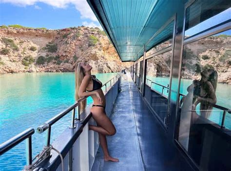 Ibiza Bottomless Brunch At Ibiza Boat Club With Drinks And Dj Getyourguide
