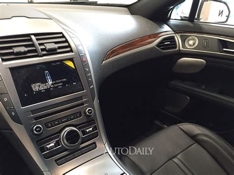 정교함의 극치 첨단기술로 재무장한 링컨 Mkz의 화려한 변신 뉴스커뮤니티 다나와 자동차 링컨 자동차 뉴스