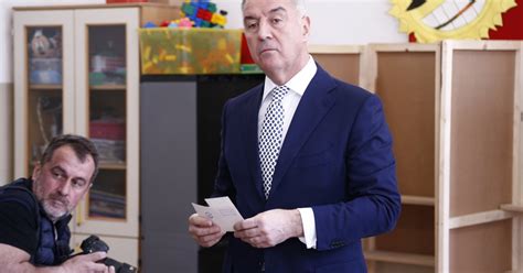 Milo Đukanović podnosi ostavku Telegraf rs